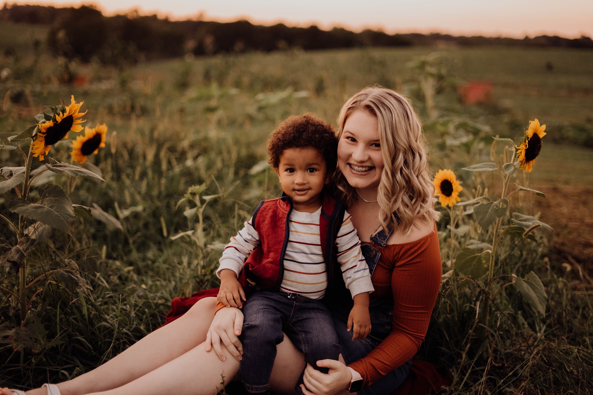Morgan Sharp Sunflower Field | Eden Chae Photography